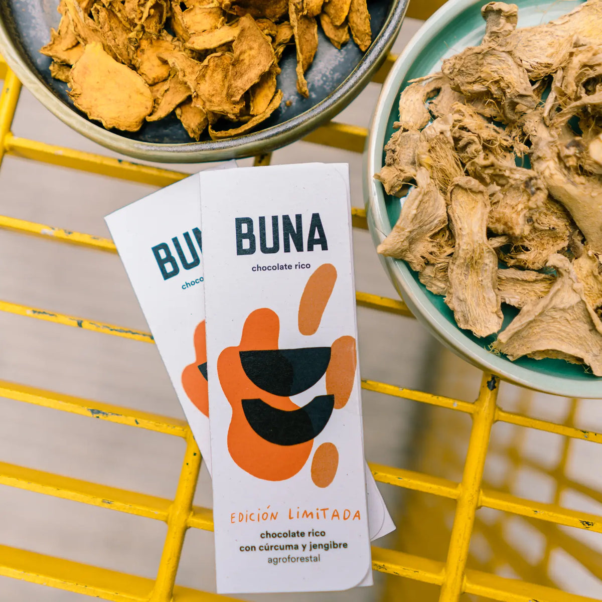 Chocolate jengibre y cúrcuma / 42g – BUNA